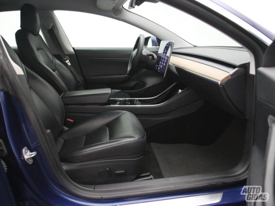 Blue Tesla Model 3 2020 in Vilnius, with an engine capacity of 0.00 L and mileage of 161 thousand km for 18699 €, photo 14 on AUTOMOTO.COM.LV