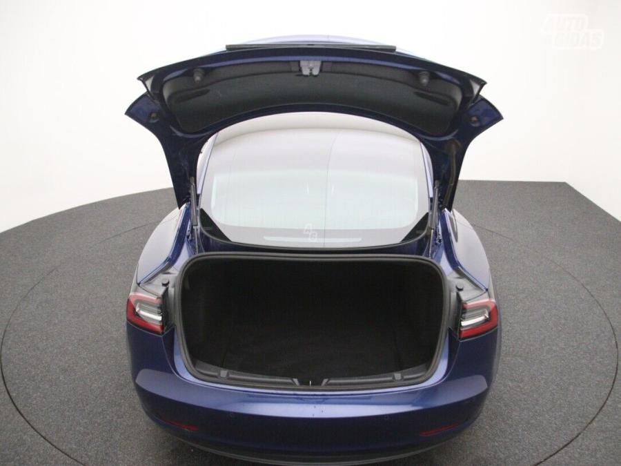 Blue Tesla Model 3 2020 in Vilnius, with an engine capacity of 0.00 L and mileage of 161 thousand km for 18699 €, photo 33 on AUTOMOTO.COM.LV