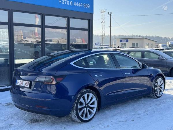 Blue Tesla Model 3 2020 in Vilnius, with an engine capacity of 0.00 L and mileage of 182 thousand km for 18950 €, photo 4 on AUTOMOTO.COM.LV