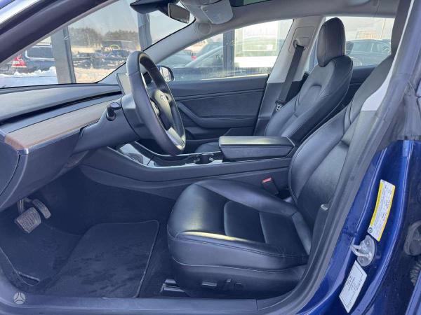Blue Tesla Model 3 2020 in Vilnius, with an engine capacity of 0.00 L and mileage of 182 thousand km for 18950 €, photo 9 on AUTOMOTO.COM.LV
