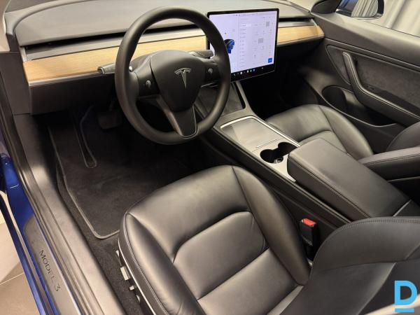 Blue Tesla Model 3 2020 in Marupe, with an engine capacity of 0.00 L and mileage of 103 thousand km for 24990 €, photo 7 on AUTOMOTO.COM.LV
