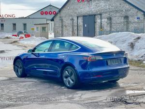 Blue Tesla Model 3 2020 in Tallinn, with an engine capacity of 0.00 L and mileage of 135 thousand km for 20499 €, photo 4 on AUTOMOTO.COM.LV