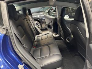 Blue Tesla Model 3 2020 in Riga, with an engine capacity of 0.00 L and mileage of 103 thousand km for 26990 €, photo 19 on AUTOMOTO.COM.LV