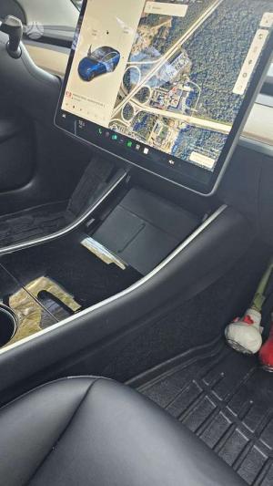 Blue Tesla Model 3 2020 in Vilnius, with an engine capacity of 0.00 L and mileage of 173 thousand km for 19990 €, photo 13 on AUTOMOTO.COM.LV