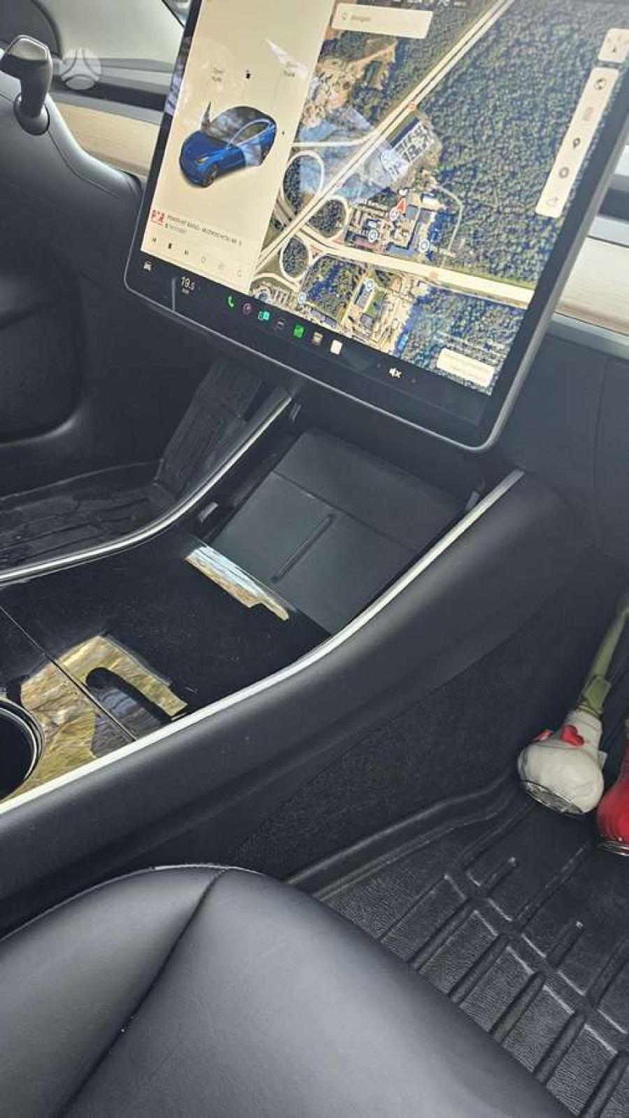 Blue Tesla Model 3 2020 in Vilnius, with an engine capacity of 0.00 L and mileage of 173 thousand km for 19990 €, photo 13 on AUTOMOTO.COM.LV