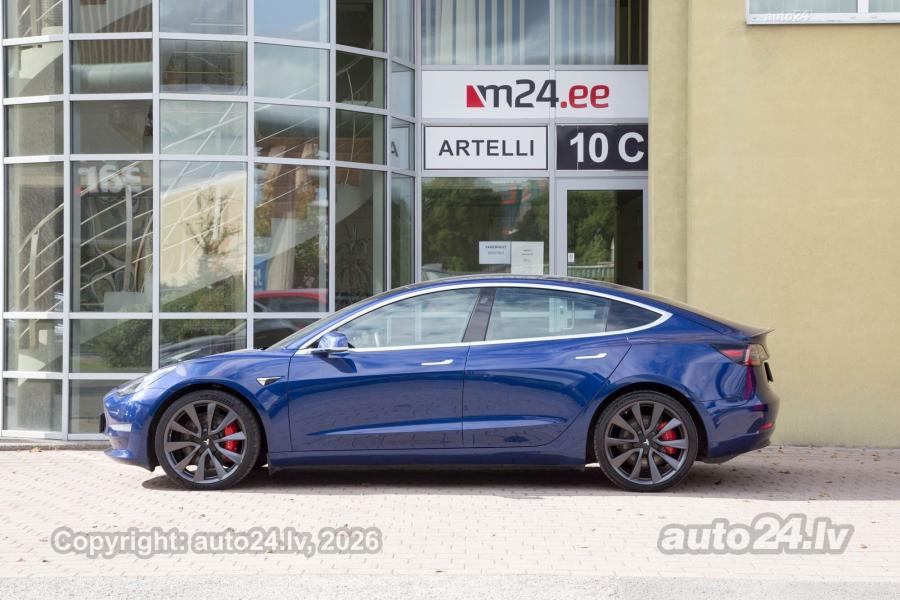 Blue Tesla Model 3 2020 in Tallinn, with an engine capacity of 0.00 L and mileage of 62 thousand km for 24990 €, photo 7 on AUTOMOTO.COM.LV