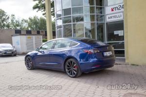 Blue Tesla Model 3 2020 in Tallinn, with an engine capacity of 0.00 L and mileage of 62 thousand km for 24990 €, photo 9 on AUTOMOTO.COM.LV