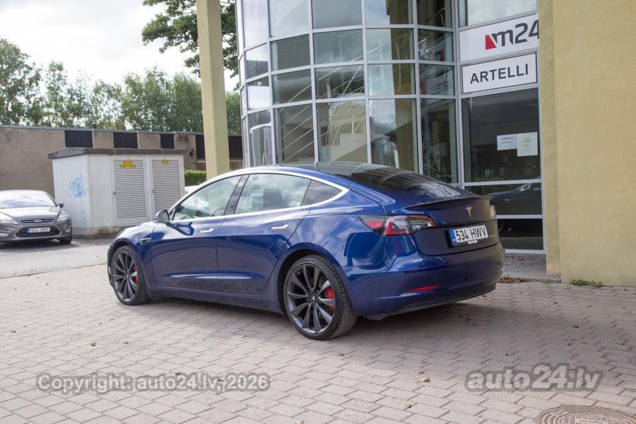 Blue Tesla Model 3 2020 in Tallinn, with an engine capacity of 0.00 L and mileage of 62 thousand km for 24990 €, photo 9 on AUTOMOTO.COM.LV