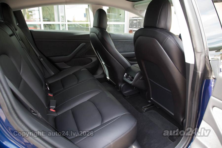 Blue Tesla Model 3 2020 in Tallinn, with an engine capacity of 0.00 L and mileage of 62 thousand km for 24990 €, photo 17 on AUTOMOTO.COM.LV