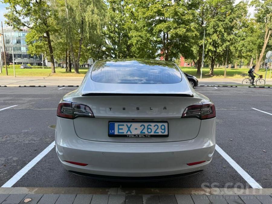 Blue Tesla Model 3 2020 in Riga, with an engine capacity of 0.00 L and mileage of 97 thousand km for 25500 €, photo 9 on AUTOMOTO.COM.LV
