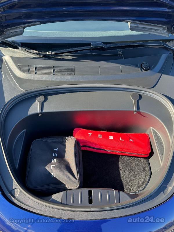 Zils Tesla Model 3 2021 Tallina, ar dzinēja tilpumu 0.00 L un nobraukumu 92 tūkst. km par 27800 €, foto 11 vietnē AUTOMOTO.COM.LV