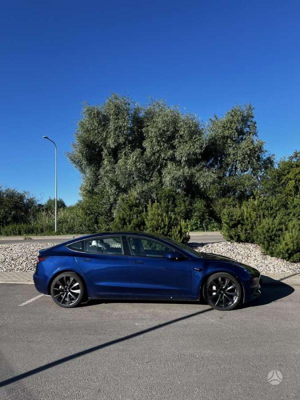 Zils Tesla Model 3 2021 Kauņa, ar dzinēja tilpumu 0.00 L un nobraukumu 156 tūkst. km par 22999 €, foto 1 vietnē AUTOMOTO.COM.LV