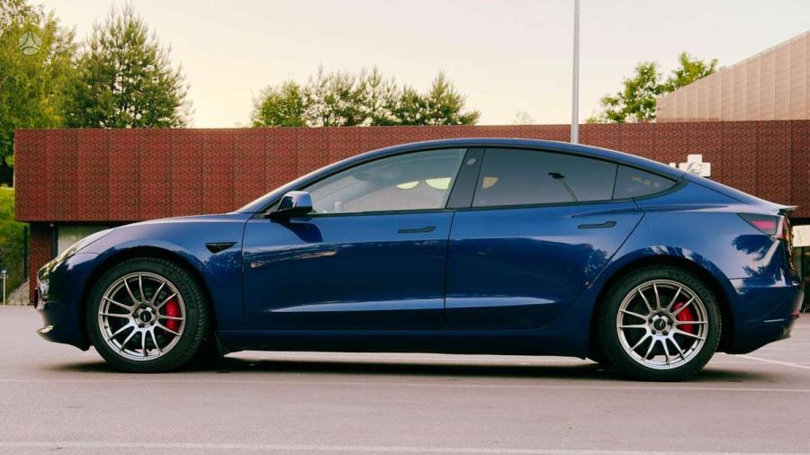 Zils Tesla Model 3 2021 Viļņa, ar dzinēja tilpumu 0.00 L un nobraukumu 112 tūkst. km par 29820 €, foto 3 vietnē AUTOMOTO.COM.LV