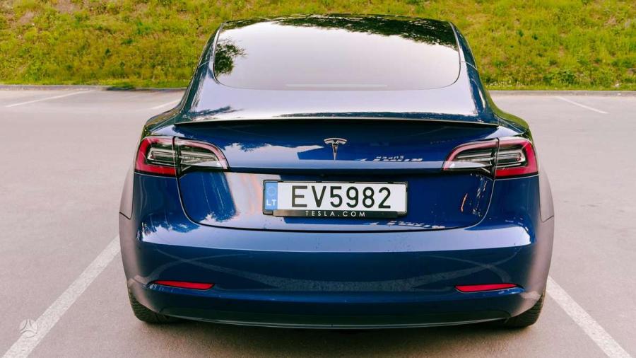 Zils Tesla Model 3 2021 Viļņa, ar dzinēja tilpumu 0.00 L un nobraukumu 112 tūkst. km par 29820 €, foto 5 vietnē AUTOMOTO.COM.LV