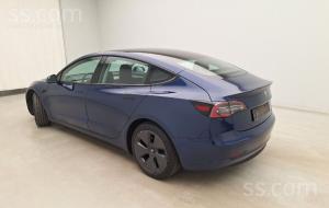 Blue Tesla Model 3 2021 in Riga, with an engine capacity of 0.00 L and mileage of 124 thousand km for 26990 €, photo 5 on AUTOMOTO.COM.LV