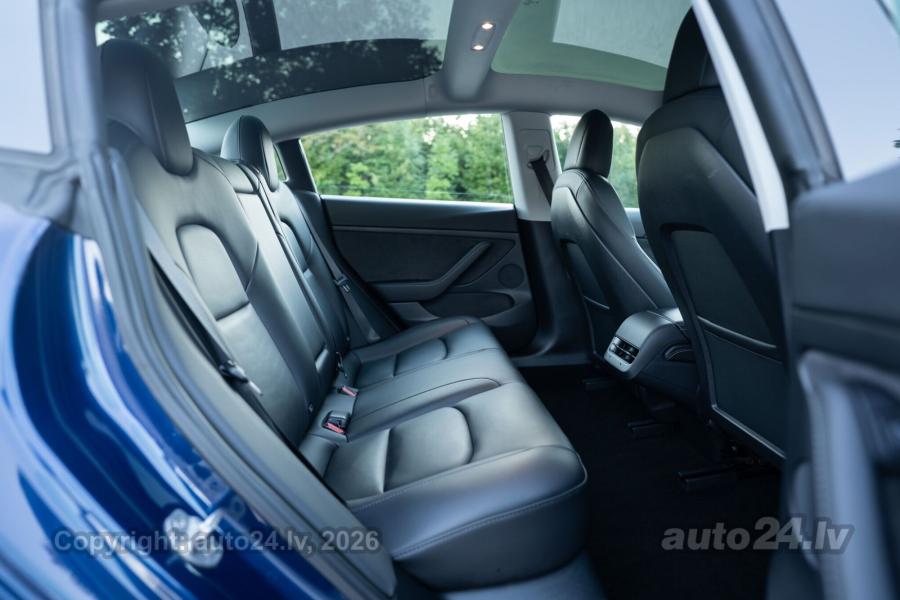 Zils Tesla Model 3 2021 Pērnava, ar dzinēja tilpumu 0.00 L un nobraukumu 118 tūkst. km par 24990 €, foto 18 vietnē AUTOMOTO.COM.LV