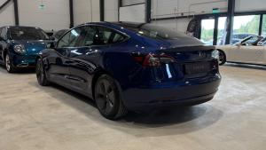 Zils Tesla Model 3 2021 Rīga, ar dzinēja tilpumu 0.00 L un nobraukumu 124 tūkst. km par 26990 €, foto  vietnē AUTOMOTO.COM.LV