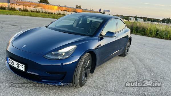 Blue Tesla Model 3 2022 in Tallinn, with an engine capacity of 0.00 L and mileage of 55 thousand km for 29990 €, photo 1 on AUTOMOTO.COM.LV