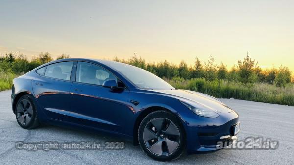 Blue Tesla Model 3 2022 in Tallinn, with an engine capacity of 0.00 L and mileage of 55 thousand km for 29990 €, photo 2 on AUTOMOTO.COM.LV