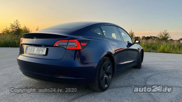 Blue Tesla Model 3 2022 in Tallinn, with an engine capacity of 0.00 L and mileage of 55 thousand km for 29990 €, photo 4 on AUTOMOTO.COM.LV