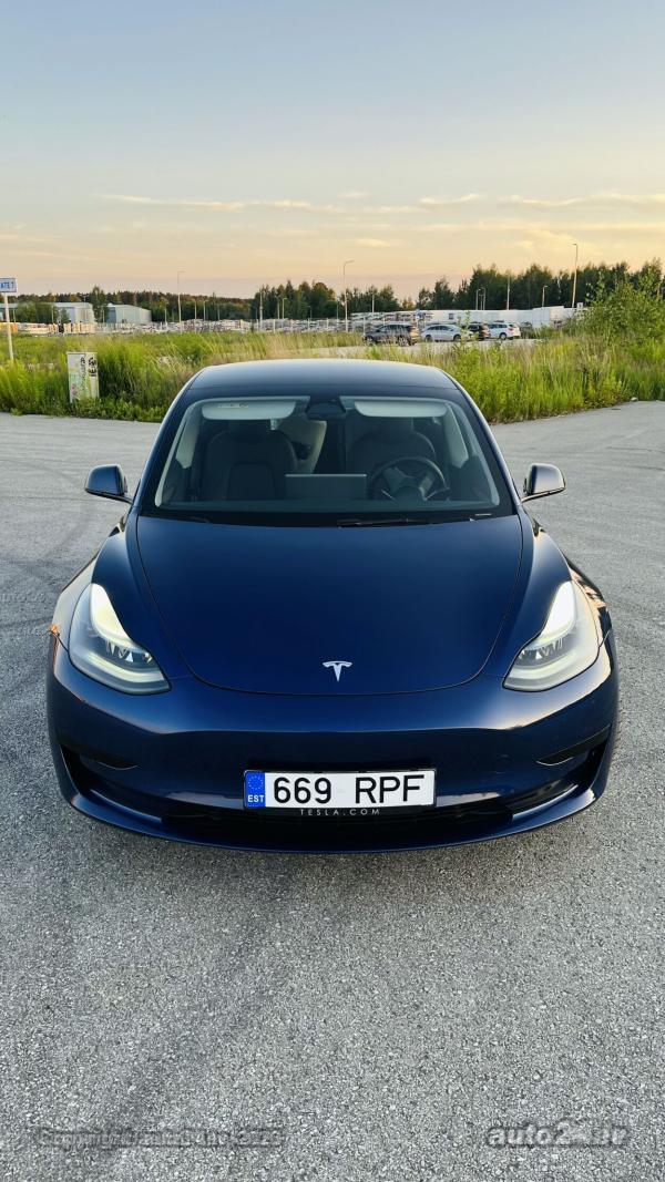 Blue Tesla Model 3 2022 in Tallinn, with an engine capacity of 0.00 L and mileage of 55 thousand km for 29990 €, photo 6 on AUTOMOTO.COM.LV
