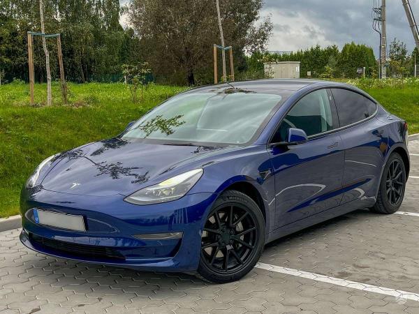 Zils Tesla Model 3 2022 Viļņa, ar dzinēja tilpumu 0.00 L un nobraukumu 69 tūkst. km par 28200 €, foto 1 vietnē AUTOMOTO.COM.LV