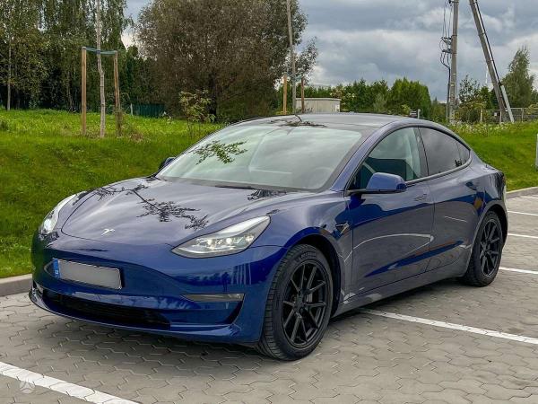 Zils Tesla Model 3 2022 Viļņa, ar dzinēja tilpumu 0.00 L un nobraukumu 69 tūkst. km par 28200 €, foto 3 vietnē AUTOMOTO.COM.LV