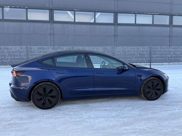 Blue Tesla Model 3 2023 in Kaunas, with an engine capacity of 0.00 L and mileage of 51 thousand km for 14500 €, photo 1 on AUTOMOTO.COM.LV
