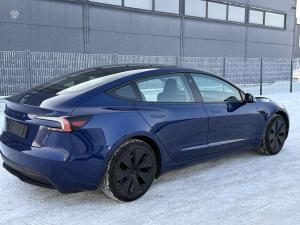 Blue Tesla Model 3 2023 in Kaunas, with an engine capacity of 0.00 L and mileage of 51 thousand km for 14500 €, photo 2 on AUTOMOTO.COM.LV