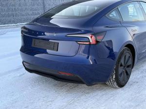 Blue Tesla Model 3 2023 in Kaunas, with an engine capacity of 0.00 L and mileage of 51 thousand km for 14500 €, photo 4 on AUTOMOTO.COM.LV
