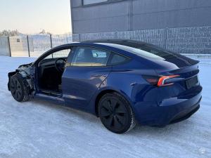 Blue Tesla Model 3 2023 in Kaunas, with an engine capacity of 0.00 L and mileage of 51 thousand km for 14500 €, photo 6 on AUTOMOTO.COM.LV