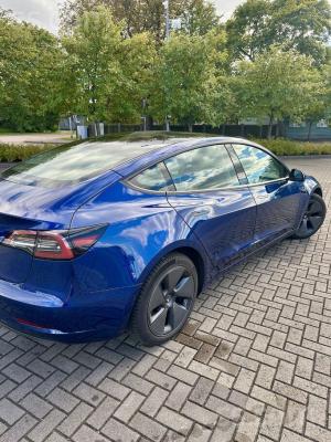 Blue Tesla Model 3 2023 in Riga, with an engine capacity of 0.00 L and mileage of 42 thousand km for 27000 €, photo 3 on AUTOMOTO.COM.LV