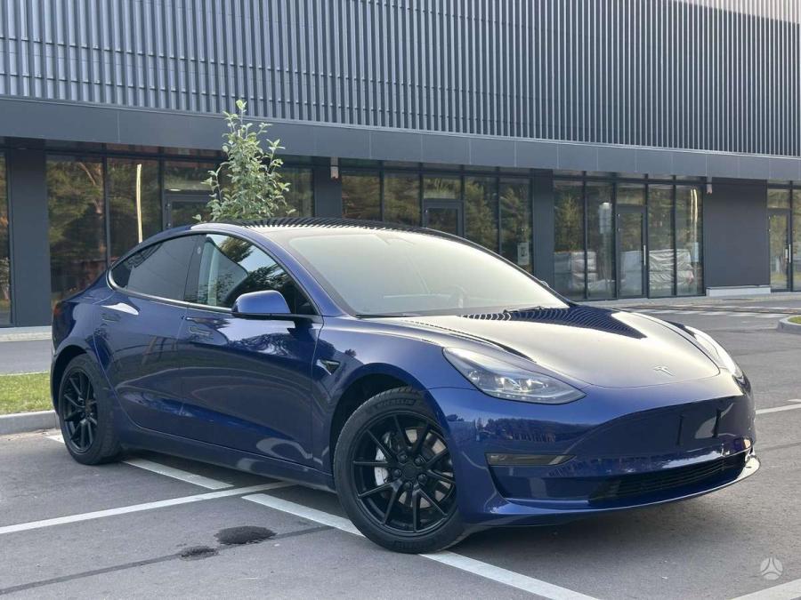 Blue Tesla Model 3 2023 in Vilnius, with an engine capacity of 0.00 L and mileage of 66 thousand km for 30000 €, photo 6 on AUTOMOTO.COM.LV