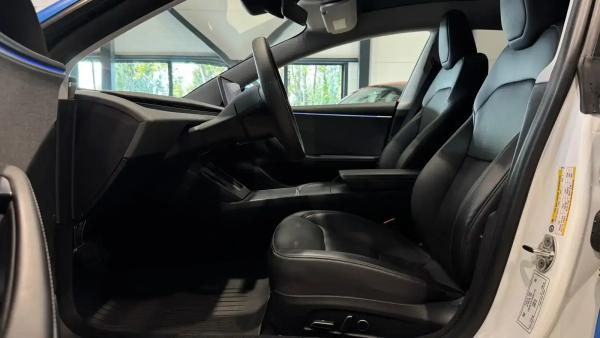 Zils Tesla Model 3 2023 Mārupe, ar dzinēja tilpumu 0.00 L un nobraukumu 57 tūkst. km par 32490 €, foto 6 vietnē AUTOMOTO.COM.LV