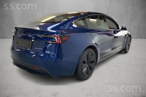 Blue Tesla Model 3 2024 in Riga, with an engine capacity of 0.00 L and mileage of 44 thousand km for 44900 €, photo 4 on AUTOMOTO.COM.LV