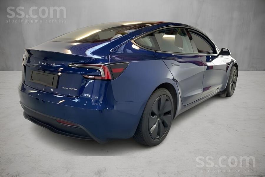 Blue Tesla Model 3 2024 in Riga, with an engine capacity of 0.00 L and mileage of 44 thousand km for 44900 €, photo 4 on AUTOMOTO.COM.LV