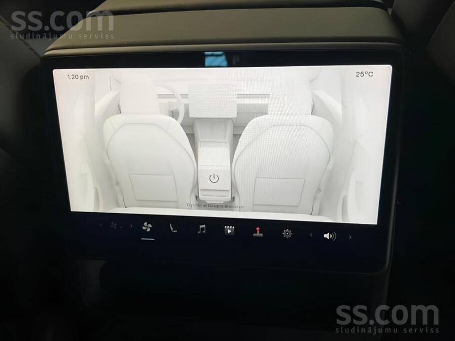 Blue Tesla Model 3 2024 in Riga, with an engine capacity of 0.00 L and mileage of 44 thousand km for 44900 €, photo 12 on AUTOMOTO.COM.LV