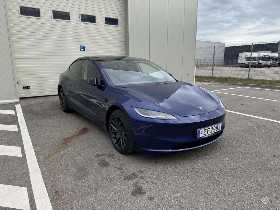 Zils Tesla Model 3 2025 Kauņa, ar dzinēja tilpumu 0.00 L un nobraukumu 15 tūkst. km par 34500 €, foto 1 vietnē AUTOMOTO.COM.LV