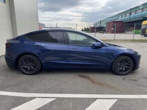 Zils Tesla Model 3 2025 Kauņa, ar dzinēja tilpumu 0.00 L un nobraukumu 15 tūkst. km par 34500 €, foto 3 vietnē AUTOMOTO.COM.LV