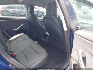 Blue Tesla Model 3 2025 in Klaipeda, with an engine capacity of 0.00 L and mileage of 21 thousand km for 12200 €, photo 5 on AUTOMOTO.COM.LV