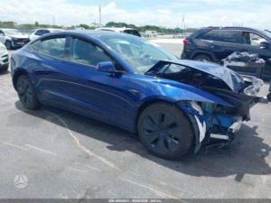 Blue Tesla Model 3 2025 in Klaipeda, with an engine capacity of 0.00 L and mileage of 21 thousand km for 12200 €, photo 12 on AUTOMOTO.COM.LV