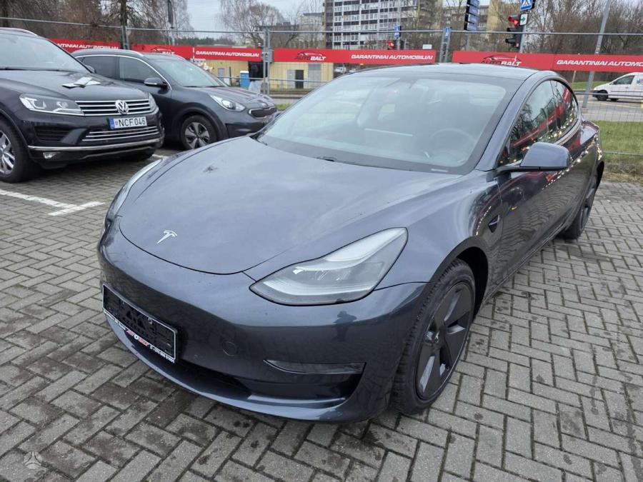 Pelēks Tesla Model 3 2021 Viļņa, ar dzinēja tilpumu 0.00 L un nobraukumu 95 tūkst. km par 25000 €, foto 8 vietnē AUTOMOTO.COM.LV