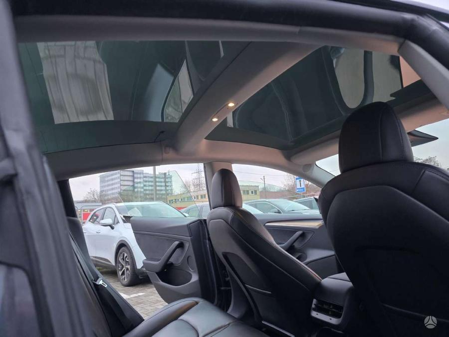 Pelēks Tesla Model 3 2021 Viļņa, ar dzinēja tilpumu 0.00 L un nobraukumu 95 tūkst. km par 25000 €, foto 15 vietnē AUTOMOTO.COM.LV