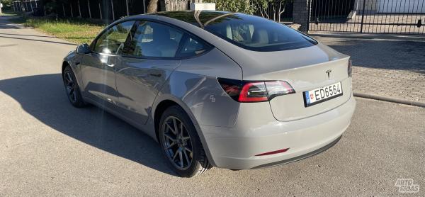 Pelēks Tesla Model 3 2023 Viļņa, ar dzinēja tilpumu 0.00 L un nobraukumu 23 tūkst. km par 28000 €, foto 1 vietnē AUTOMOTO.COM.LV