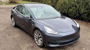 Pelēks Tesla Model 3 2019 Jonava, ar dzinēja tilpumu 0.00 L un nobraukumu 130 tūkst. km par 9999 €, foto 3 vietnē AUTOMOTO.COM.LV