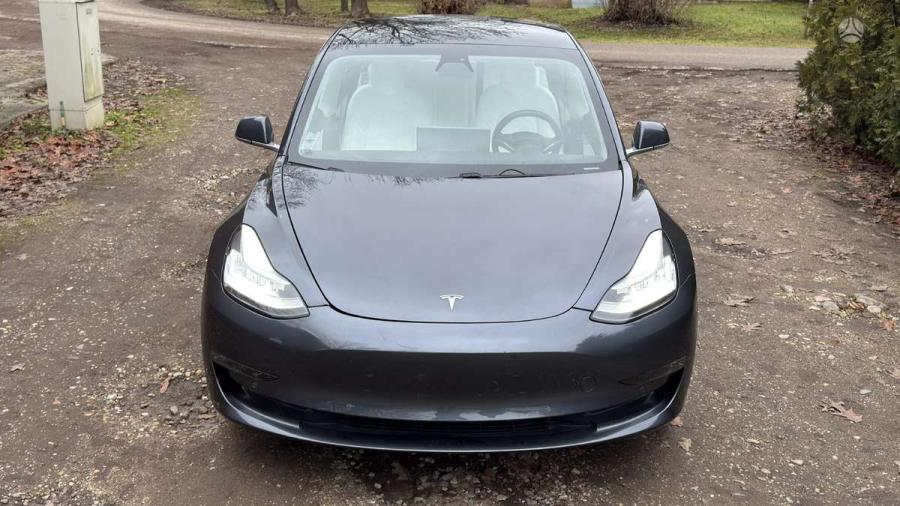 Pelēks Tesla Model 3 2019 Jonava, ar dzinēja tilpumu 0.00 L un nobraukumu 130 tūkst. km par 10999 €, foto 2 vietnē AUTOMOTO.COM.LV