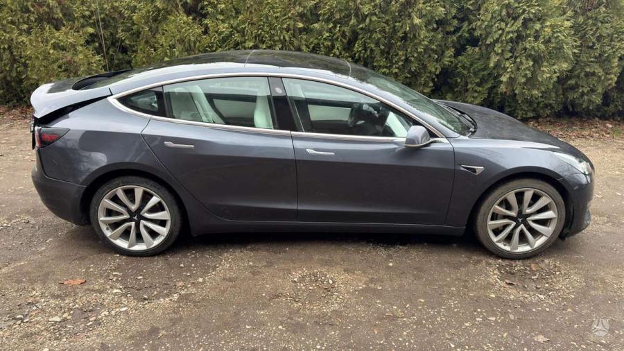 Pelēks Tesla Model 3 2019 Jonava, ar dzinēja tilpumu 0.00 L un nobraukumu 130 tūkst. km par 10999 €, foto 8 vietnē AUTOMOTO.COM.LV