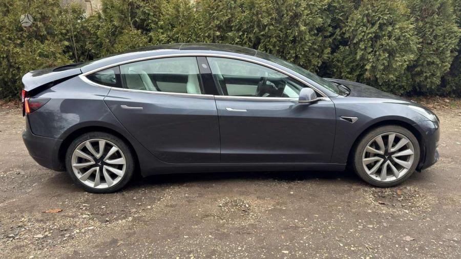 Pelēks Tesla Model 3 2019 Jonava, ar dzinēja tilpumu 0.00 L un nobraukumu 130 tūkst. km par 10999 €, foto 16 vietnē AUTOMOTO.COM.LV