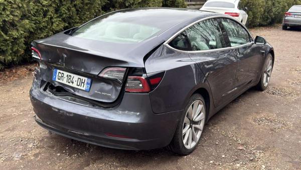 Pelēks Tesla Model 3 2019 Jonava, ar dzinēja tilpumu 0.00 L un nobraukumu 130 tūkst. km par 10500 €, foto 5 vietnē AUTOMOTO.COM.LV