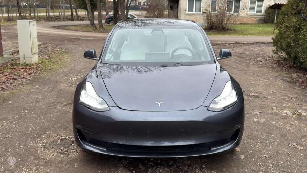 Pelēks Tesla Model 3 2019 Jonava, ar dzinēja tilpumu 0.00 L un nobraukumu 130 tūkst. km par 10500 €, foto 10 vietnē AUTOMOTO.COM.LV